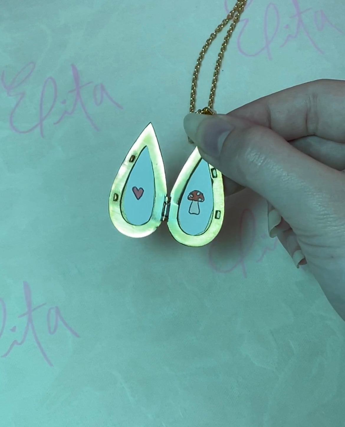 The Locket Necklace – elitaharkov.com